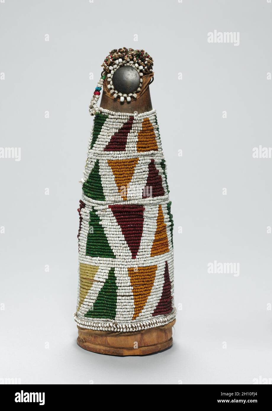 Beads 25 cm africa hi-res stock photography and images - Alamy