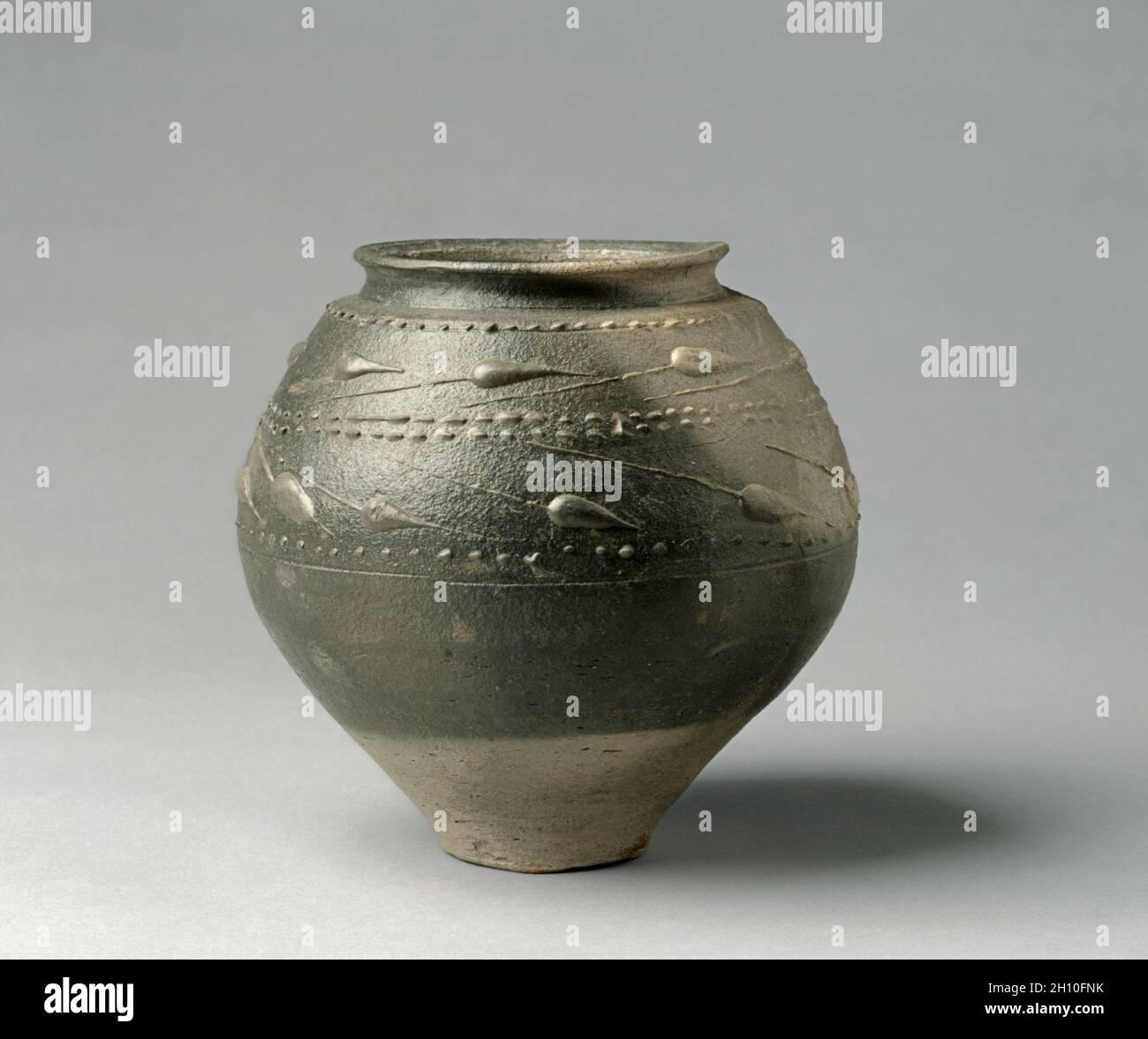 Gray burnished slip hi-res stock photography and images - Alamy