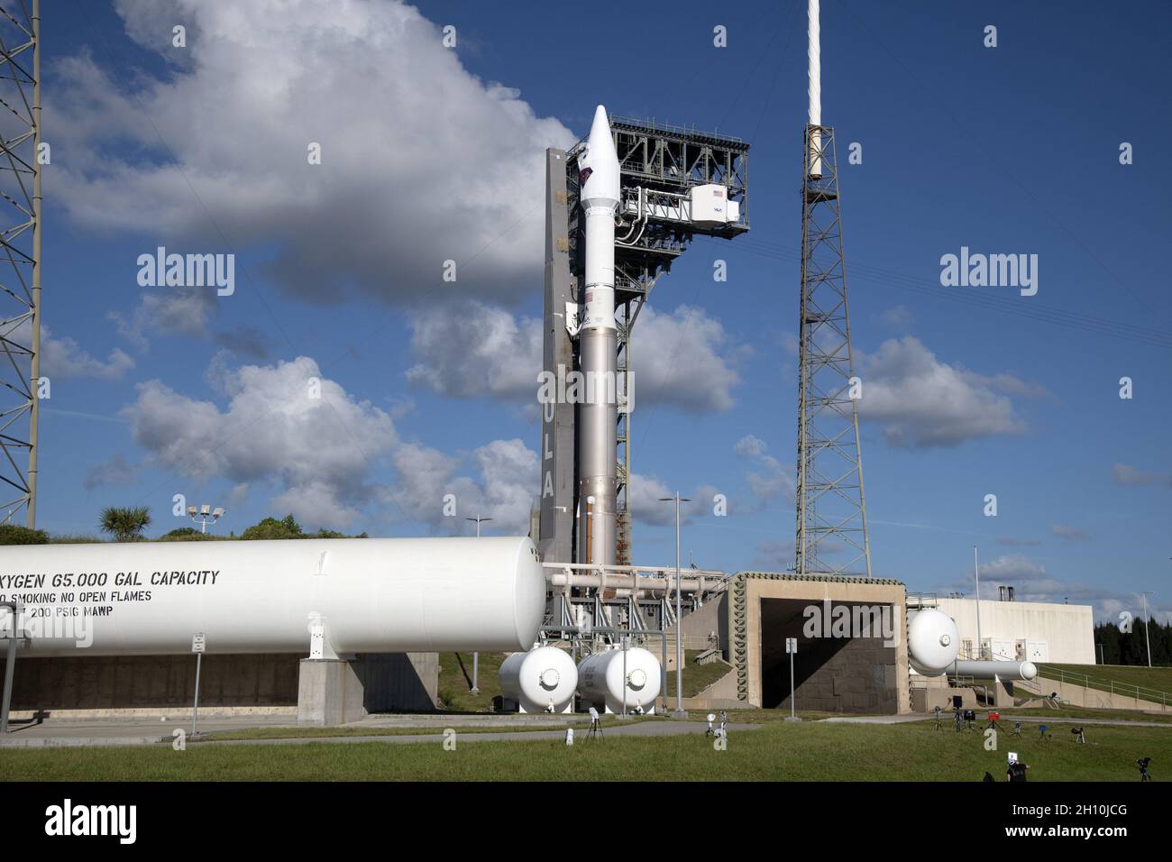 A United Launch Alliance (ULA) Atlas V rocket stands on Complex 41 at ...