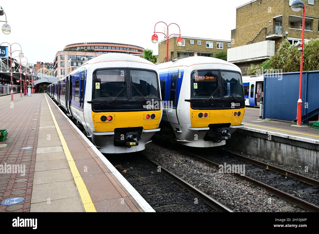 Two class 165 locomotives at Marylebone station Stock Photo - Alamy