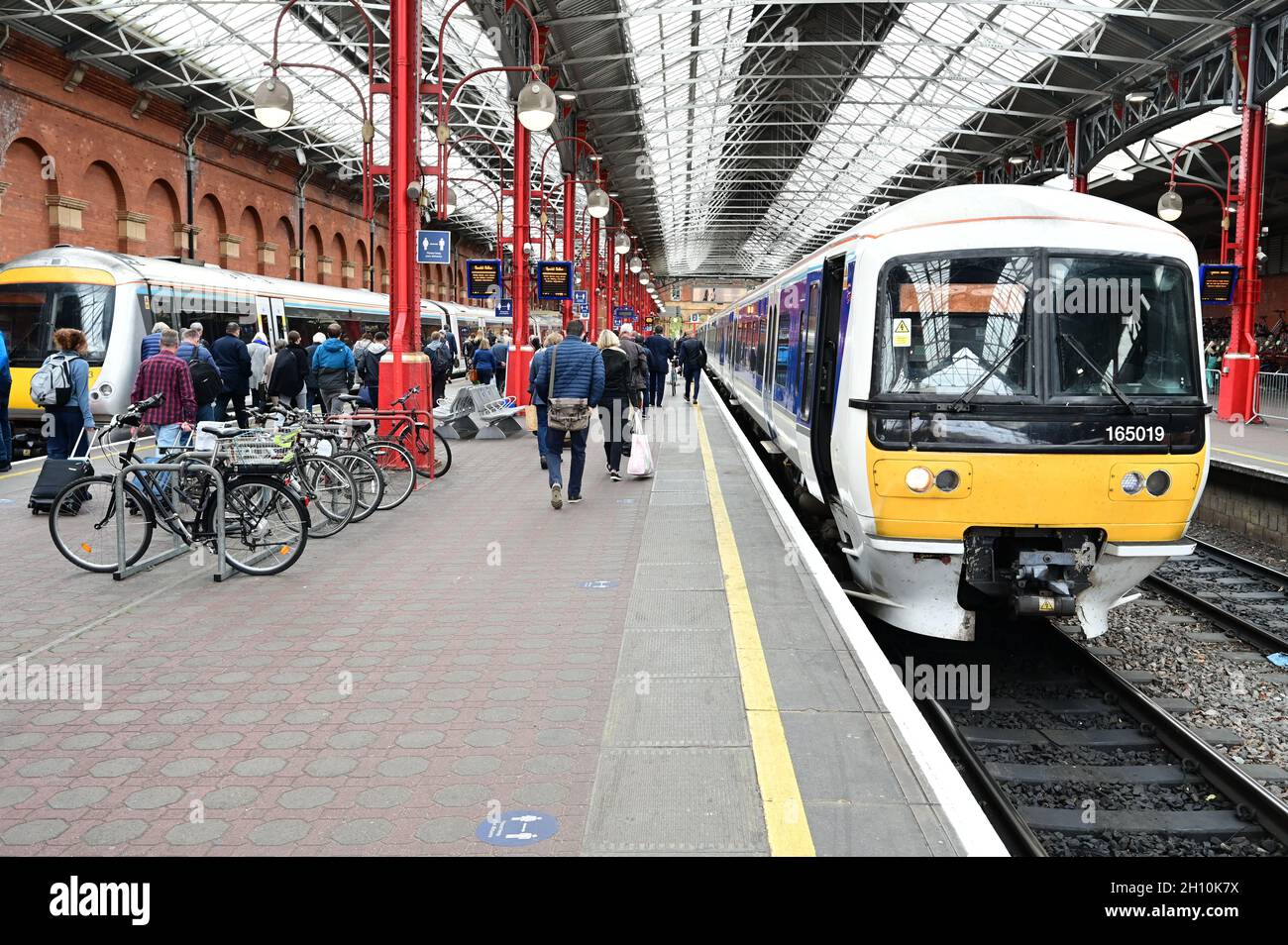 A class 165 arriving at London Marylebone station in London Stock Photo ...