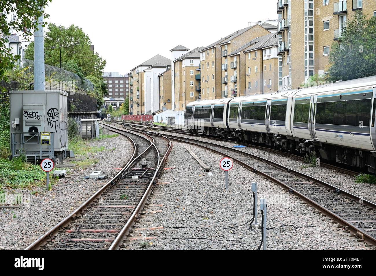 A class 168 DMU leaving Marylebone station on 16 October 2021 Stock ...