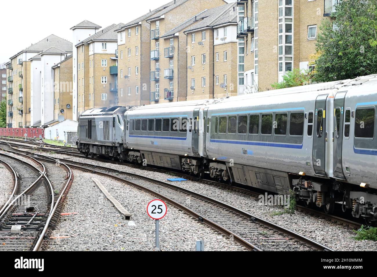 Class 68 diesel locomotive chiltern hi-res stock photography and images ...