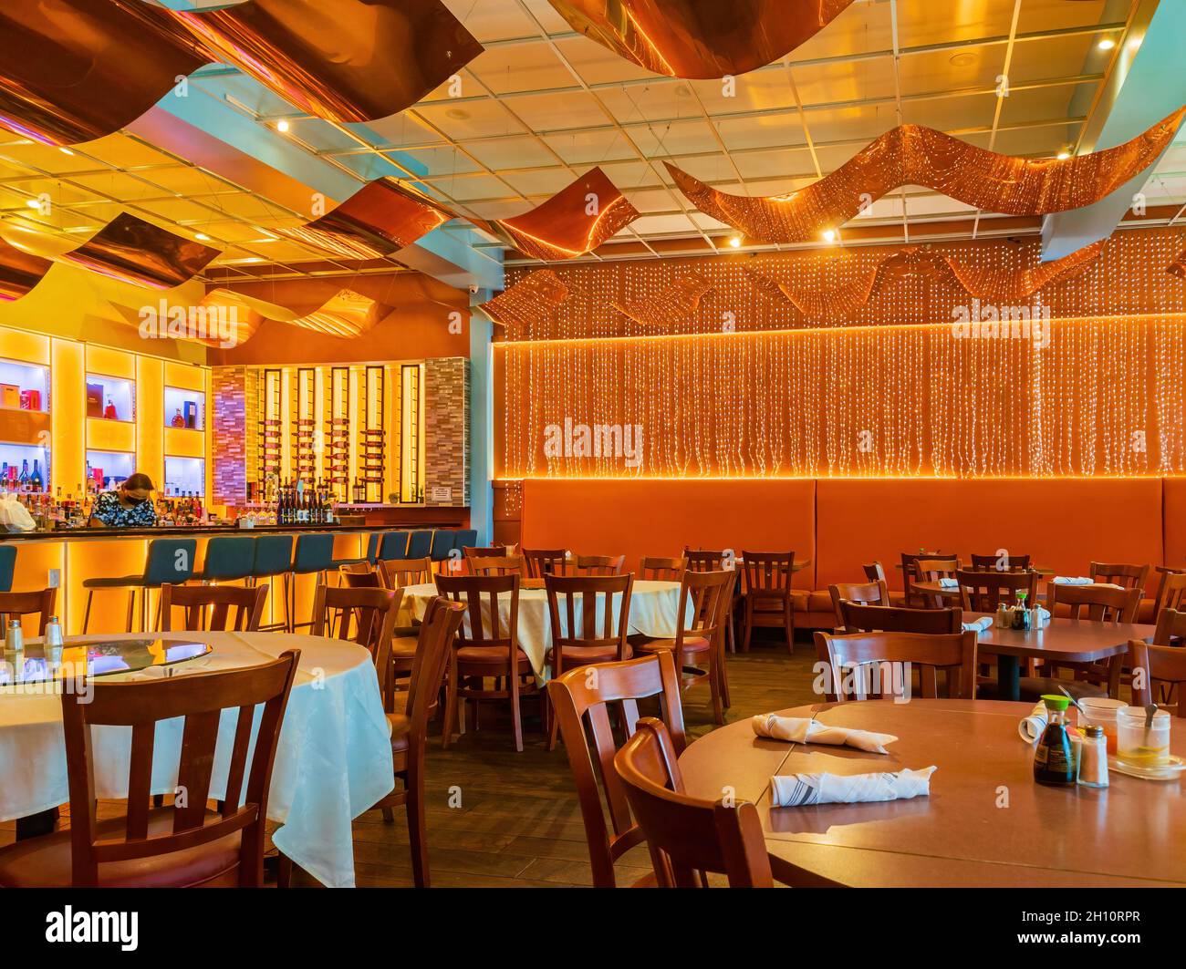 Interior modern building restaurant hi-res stock photography and images ...