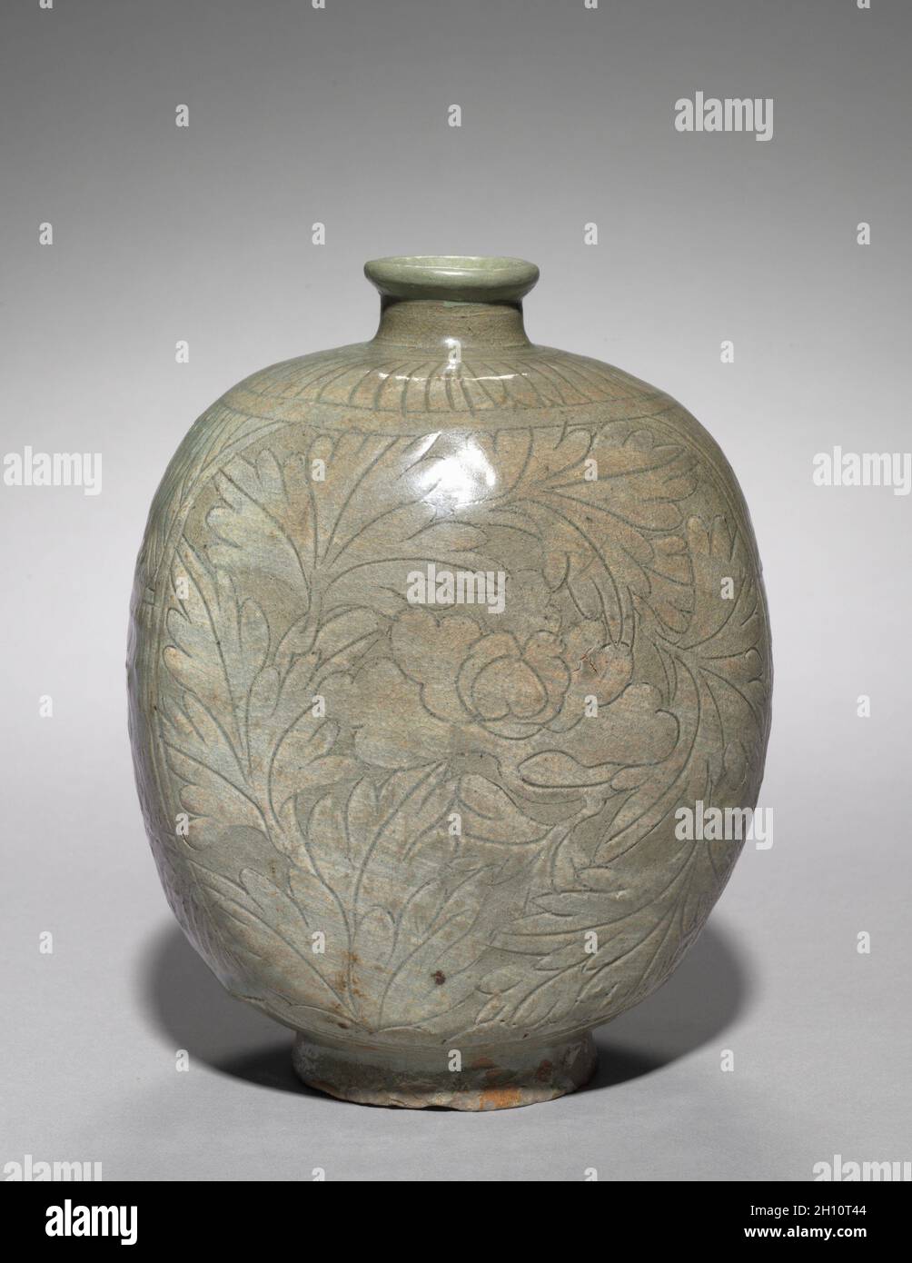 Wine Flask with Incised and Sgraffito Peony Design, 1500s. Korea ...
