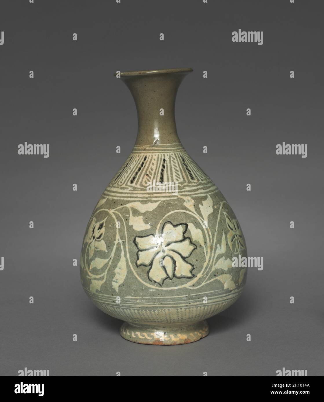 Sgraffito design buncheong ware hi-res stock photography and images - Alamy