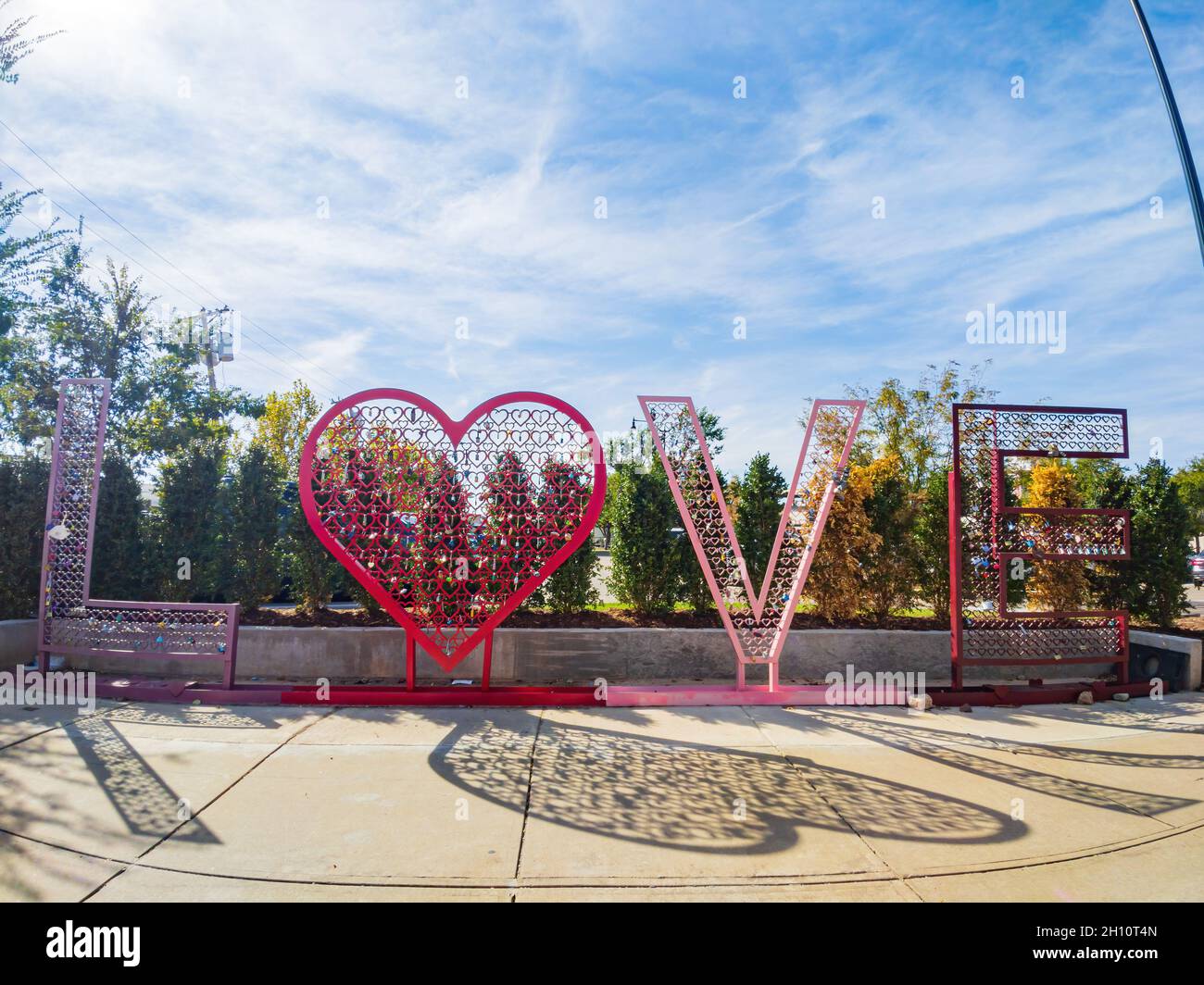 Metal love sign hi-res stock photography and images - Alamy