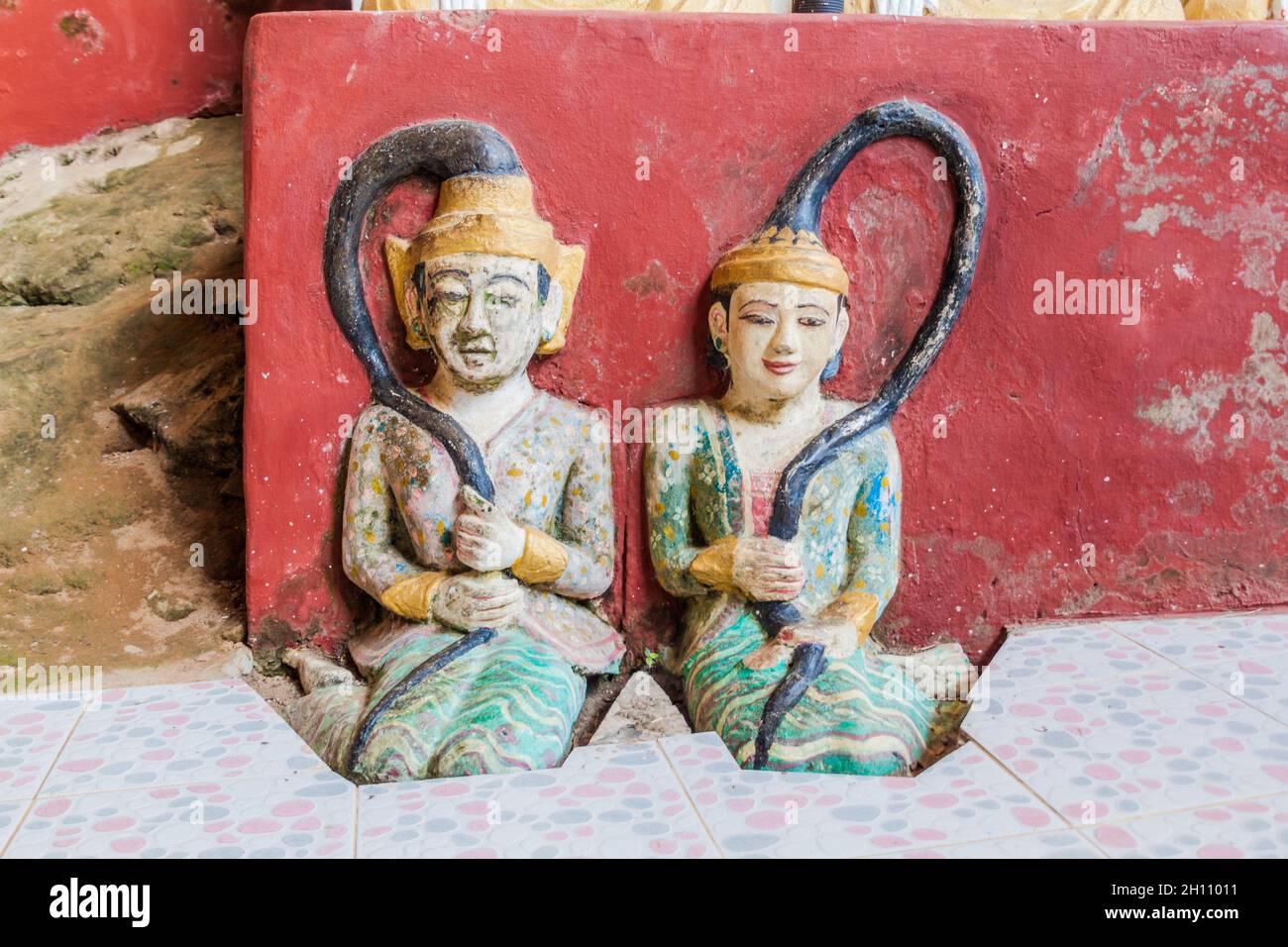 Small statues hi-res stock photography and images - Alamy