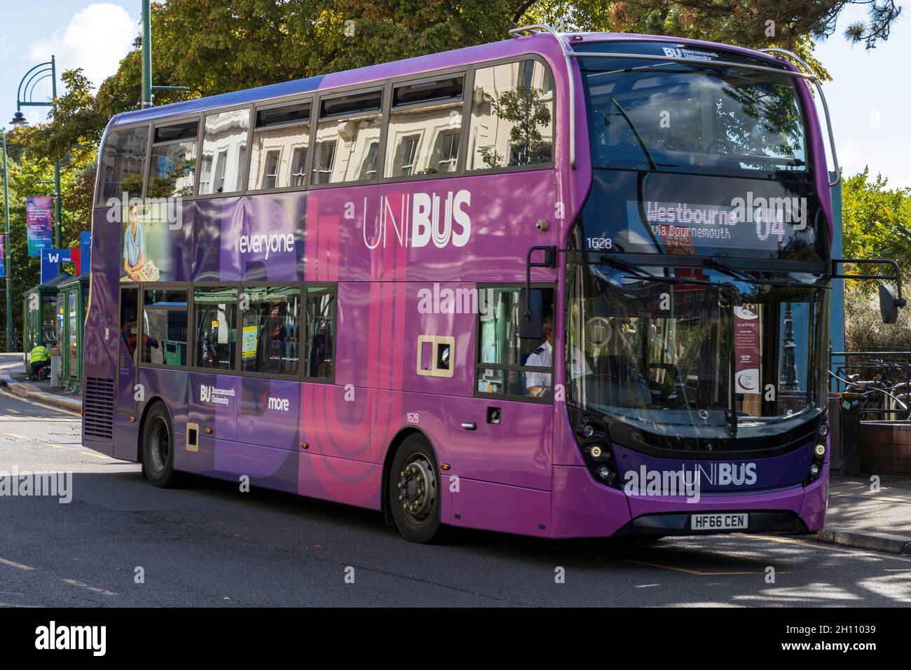Alexander dennis enviro 400 hi-res stock photography and images - Alamy