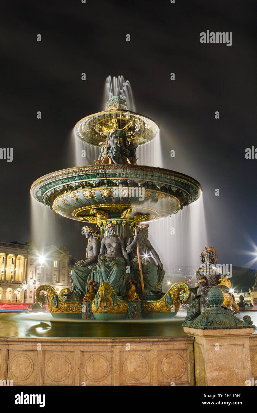 Parisian classic architecture hi-res stock photography and images - Alamy