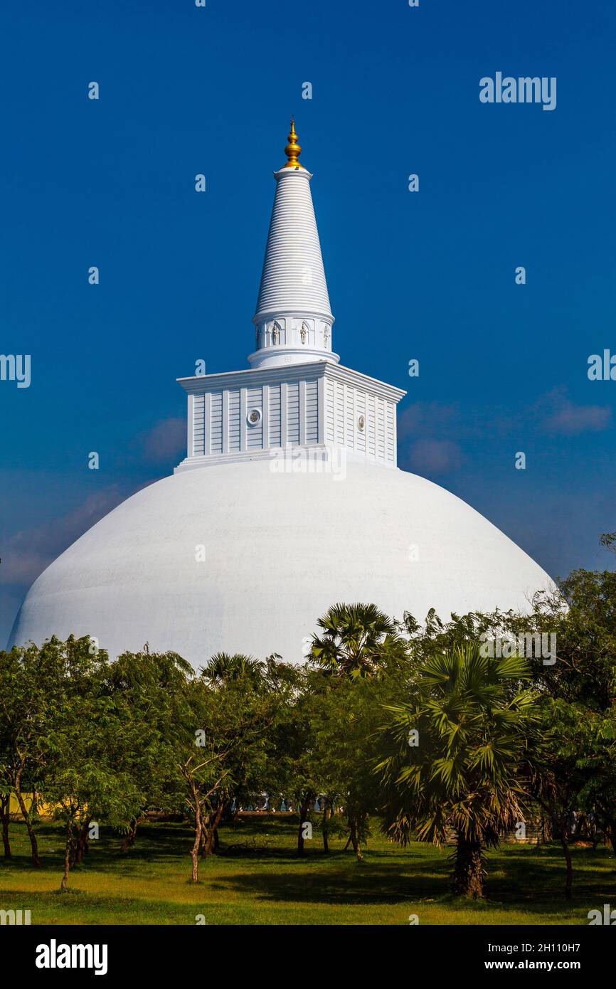 Ruwanwelisaya, a cetiya or stupa in the sacred city of Anuradhapura ...