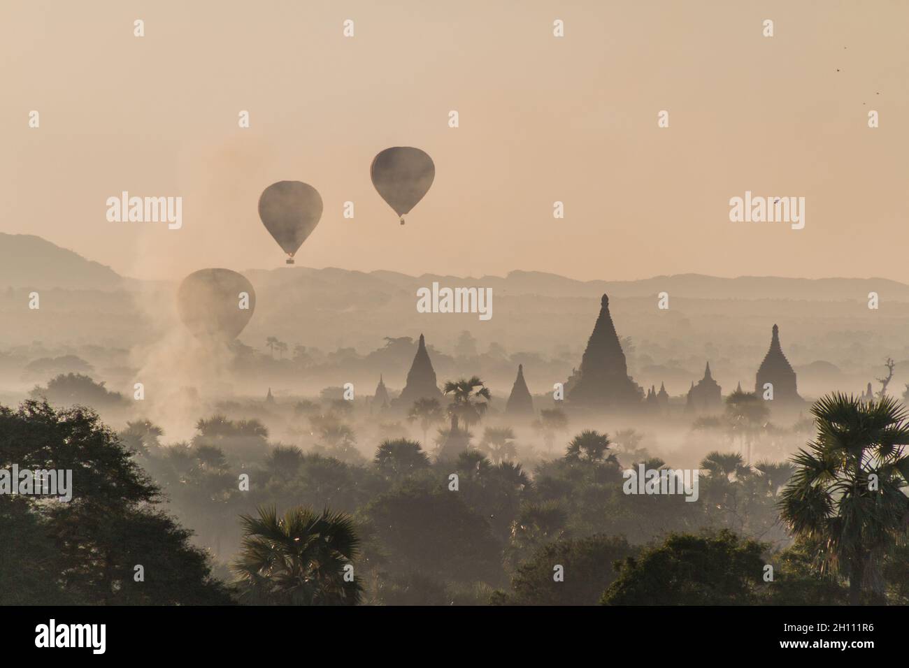 Bagan ballon hi-res stock photography and images - Alamy