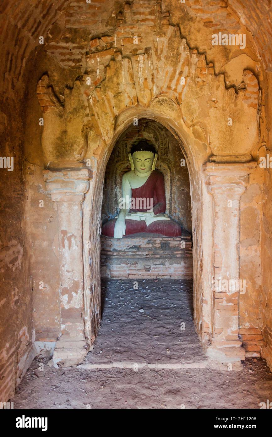 Buddha statue inside temple hi-res stock photography and images - Alamy