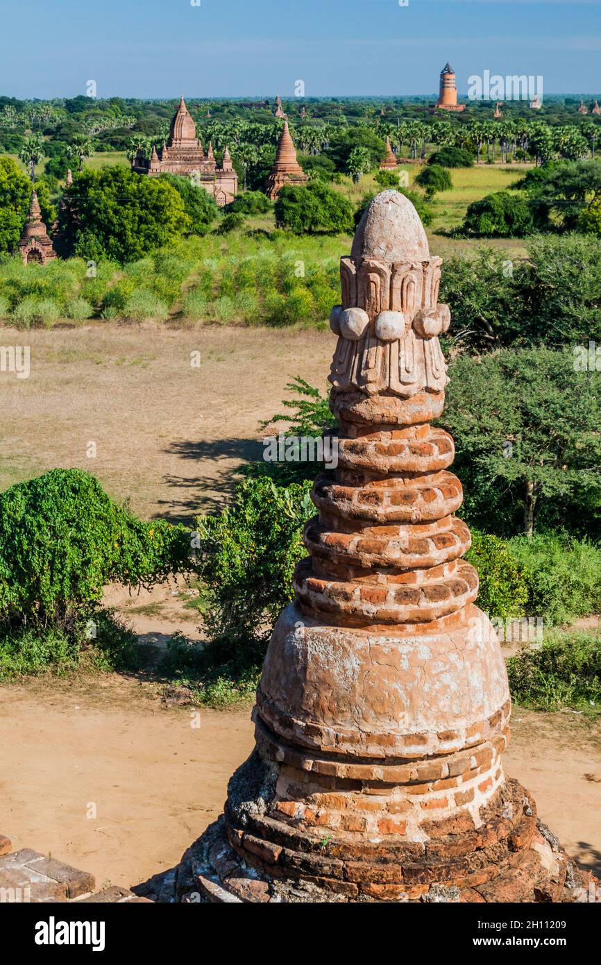 Burmese temple towers hi-res stock photography and images - Alamy