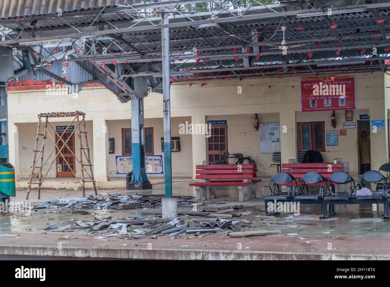 Destroyed train station india hi-res stock photography and images - Alamy