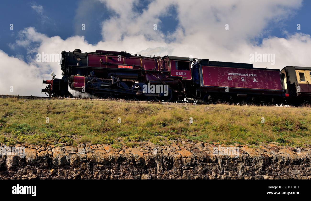 USATC Class S160 2-8-0 locomotive No 2253 Omaha passing Goodrington on ...
