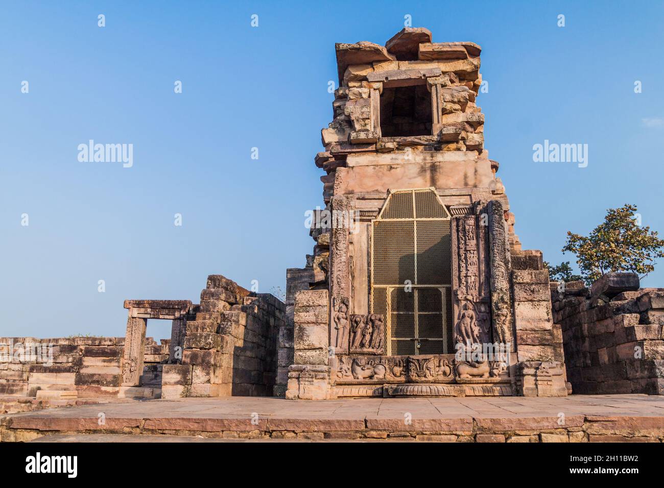 Ancient Buddhist temple at Sanchi, Madhya Pradesh, India Stock Photo ...