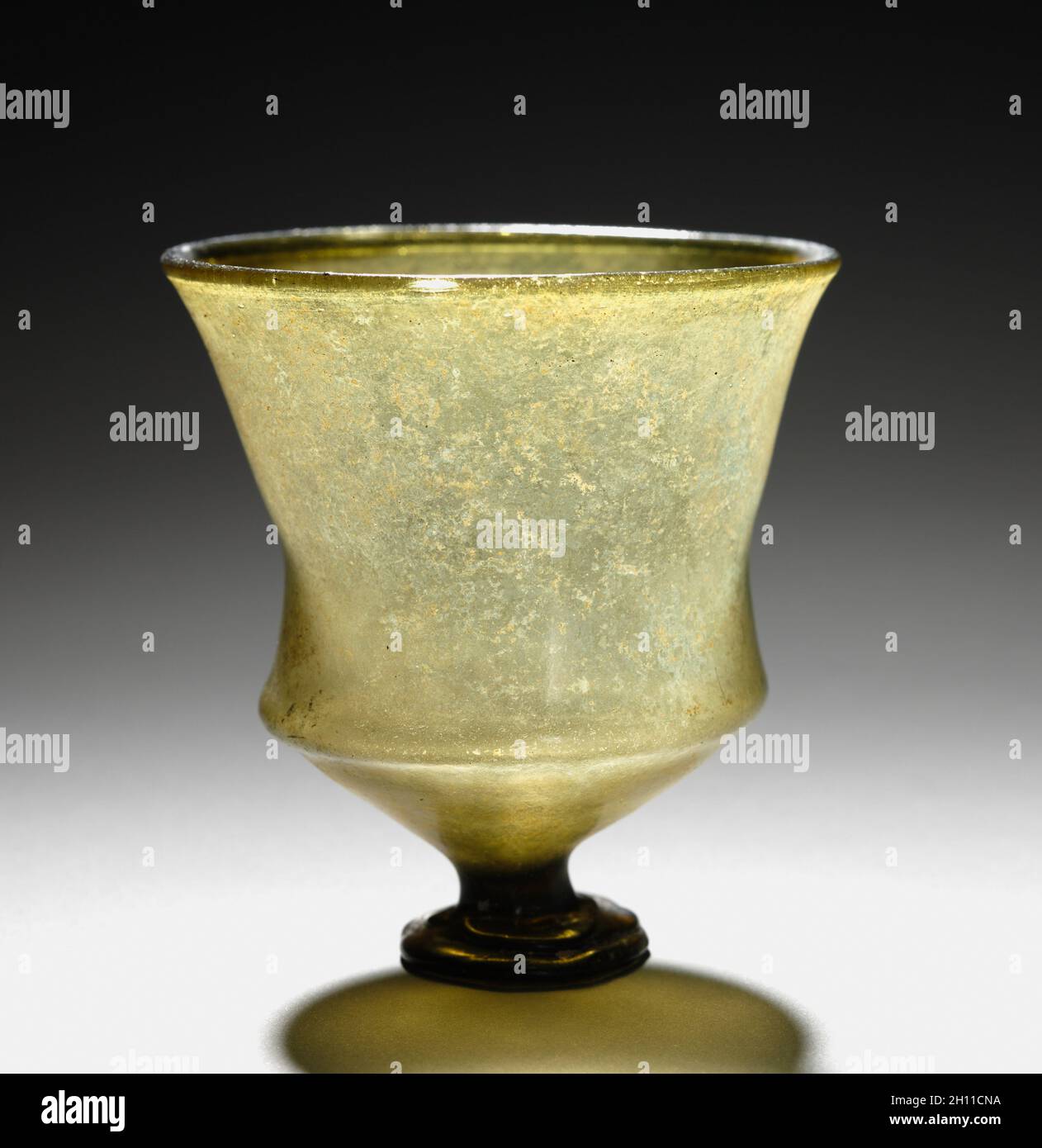 Bell beaker hi-res stock photography and images - Alamy