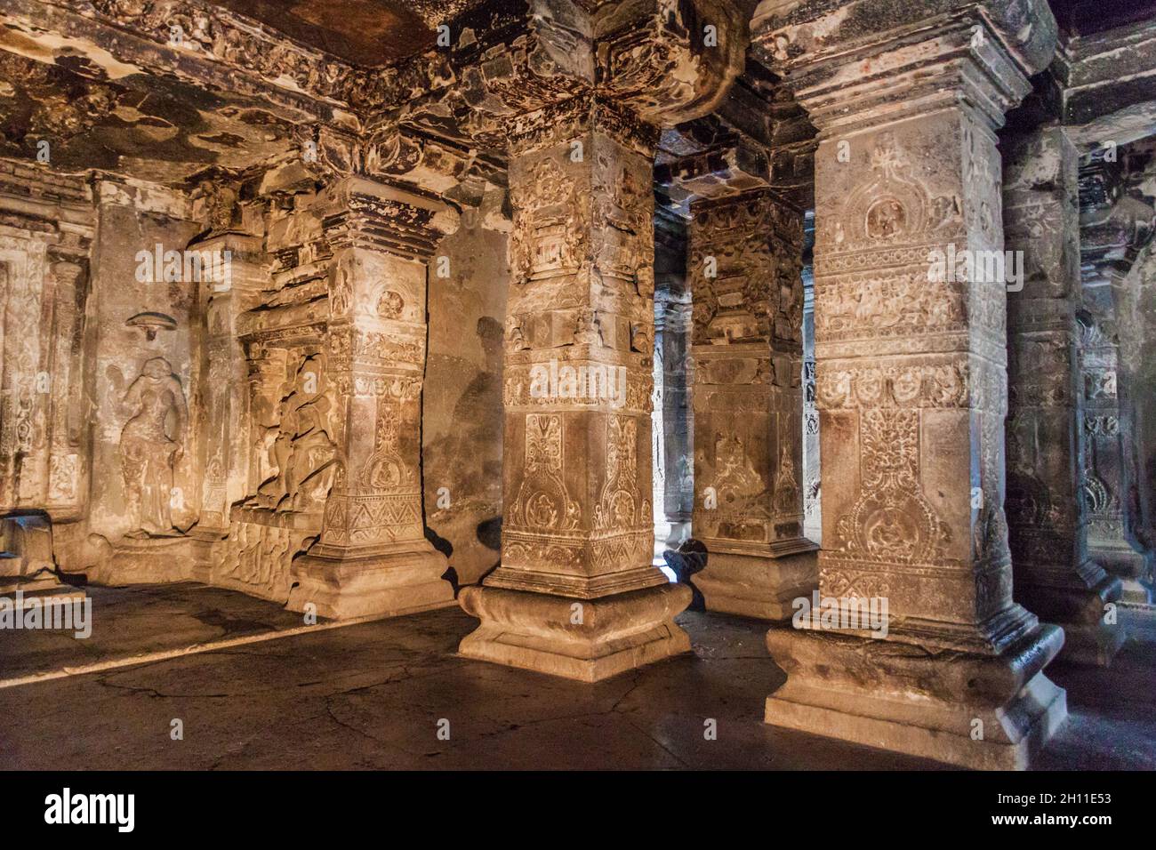 Kailasa temple ellora column hi-res stock photography and images - Alamy
