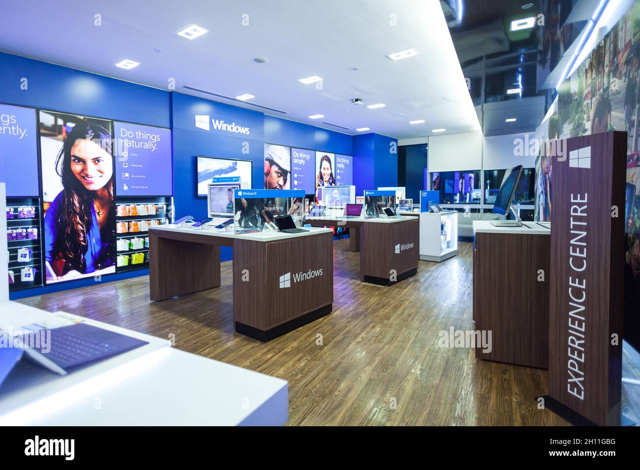 Smart bulding hi-res stock photography and images - Alamy