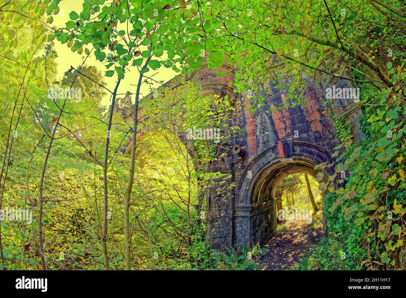 Overtoun bridge hi-res stock photography and images - Alamy