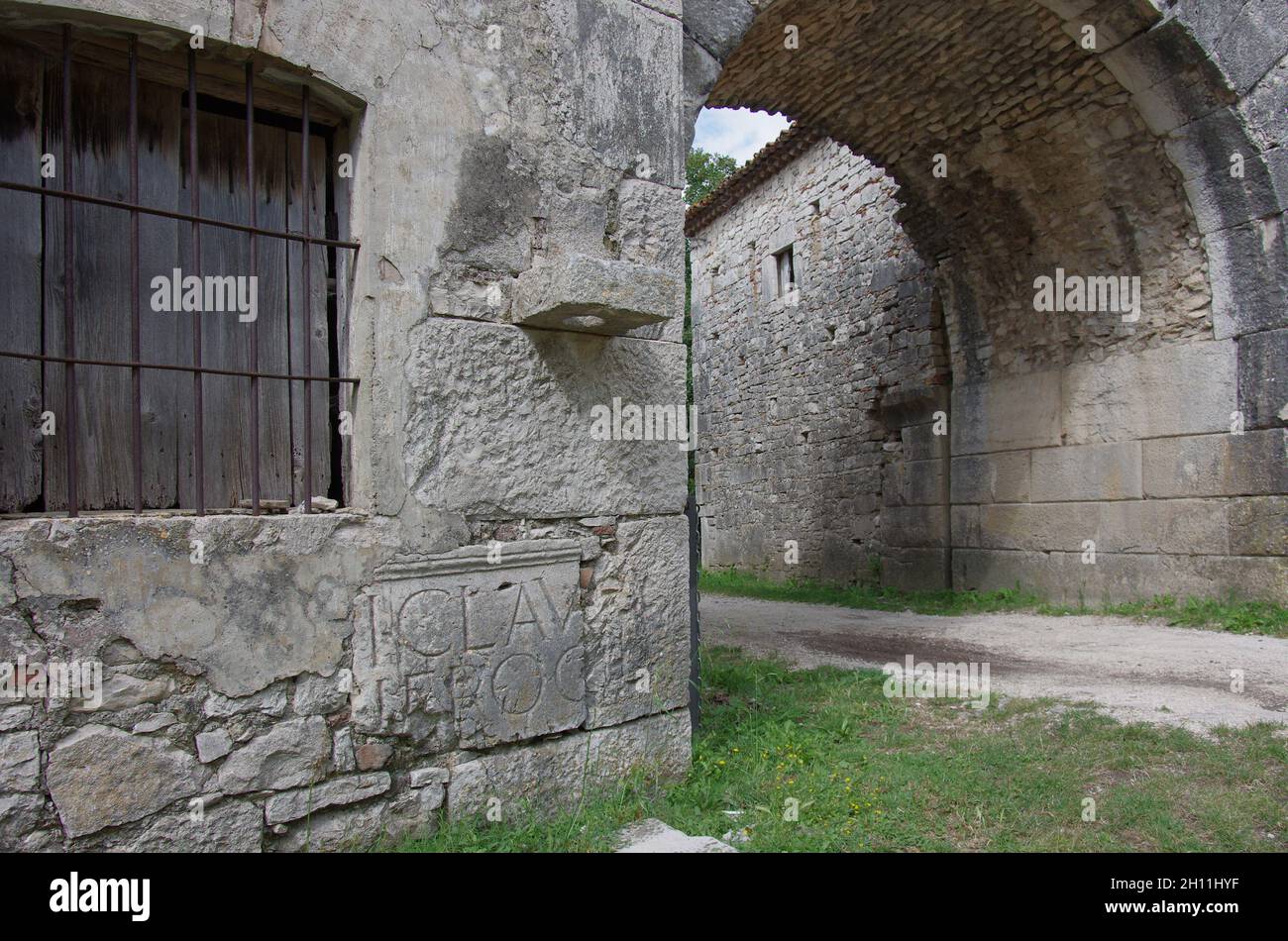 Altilia Archaeological Site, Molise, Italy: The arch with the main ...