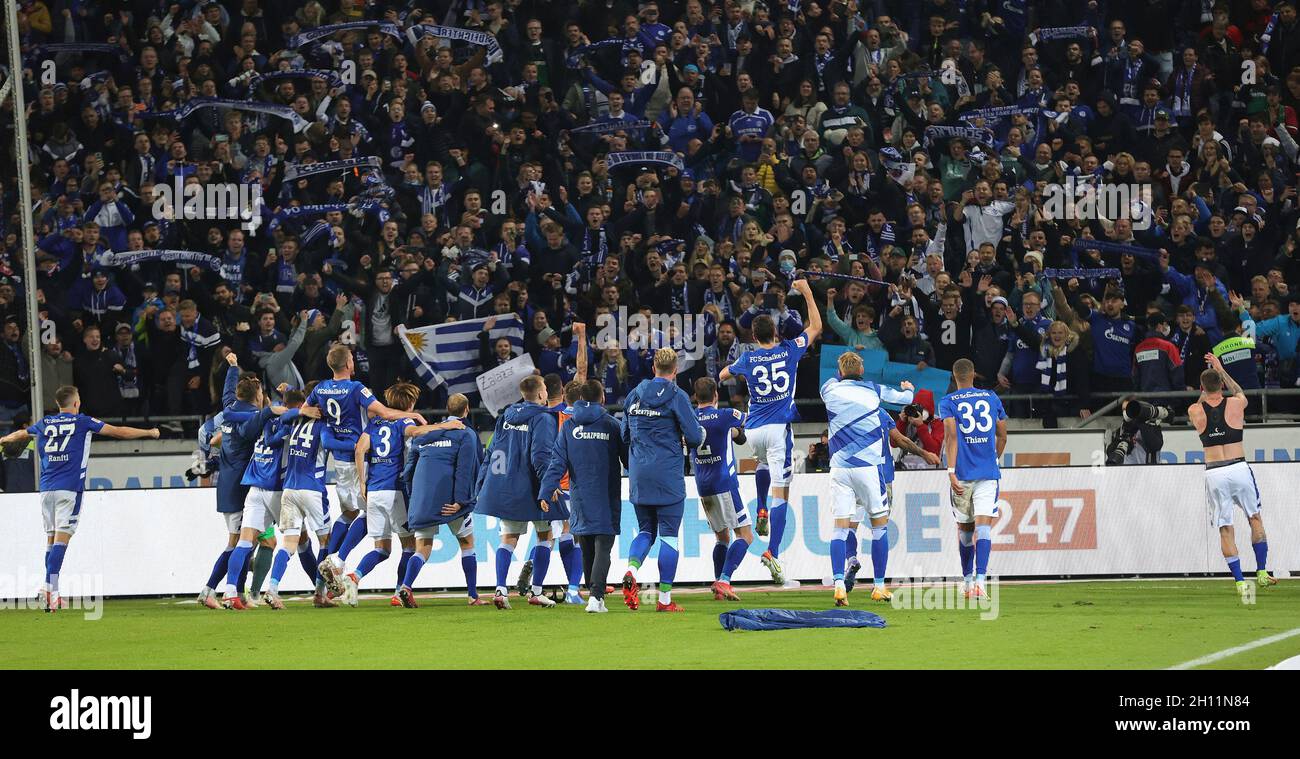Hanover, Germany. 15th Oct, 2021. firo: 15.10.2021, Fuvuball, 2nd ...