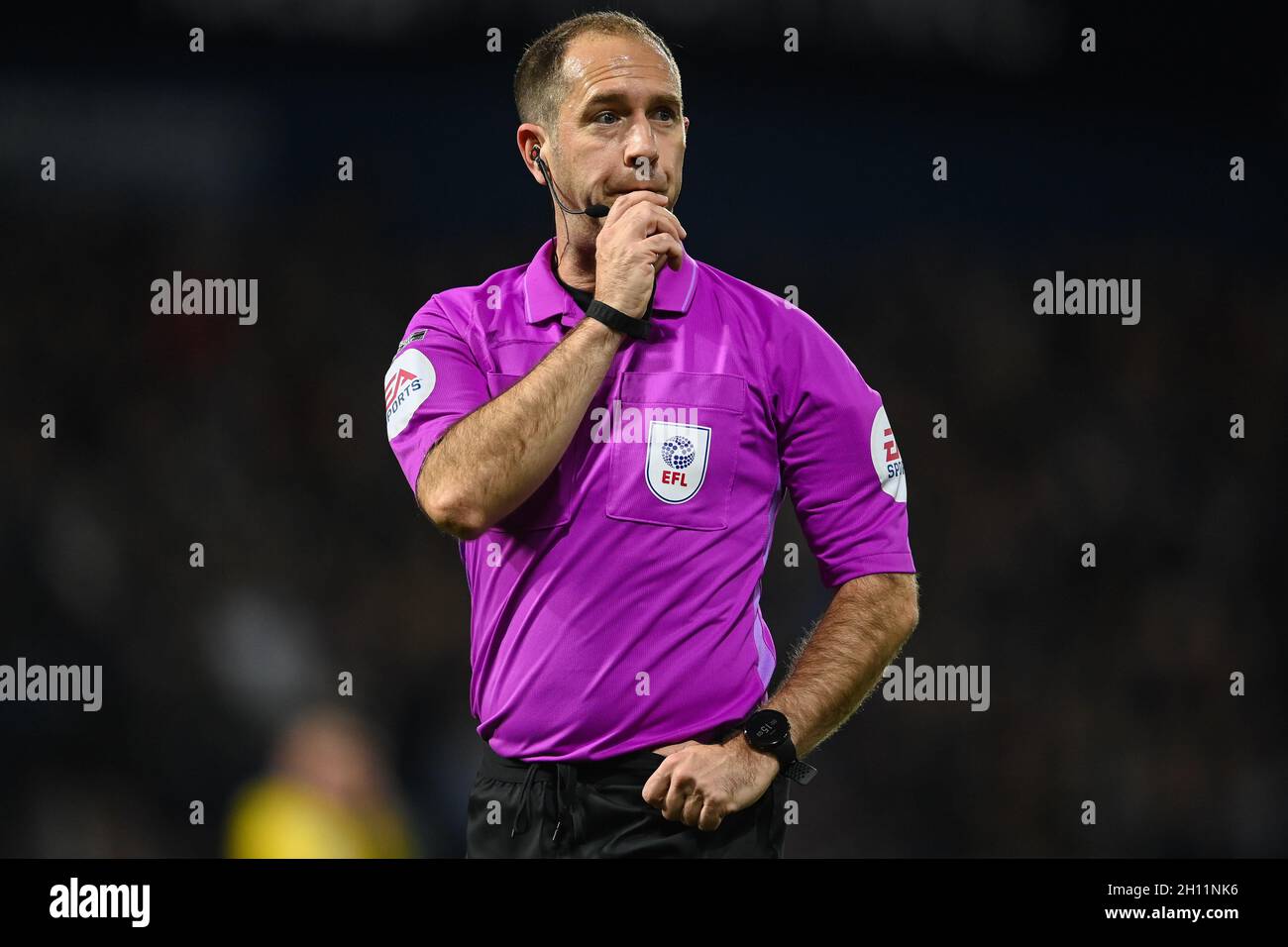 Referee Matthew Donohue during the game Stock Photo - Alamy