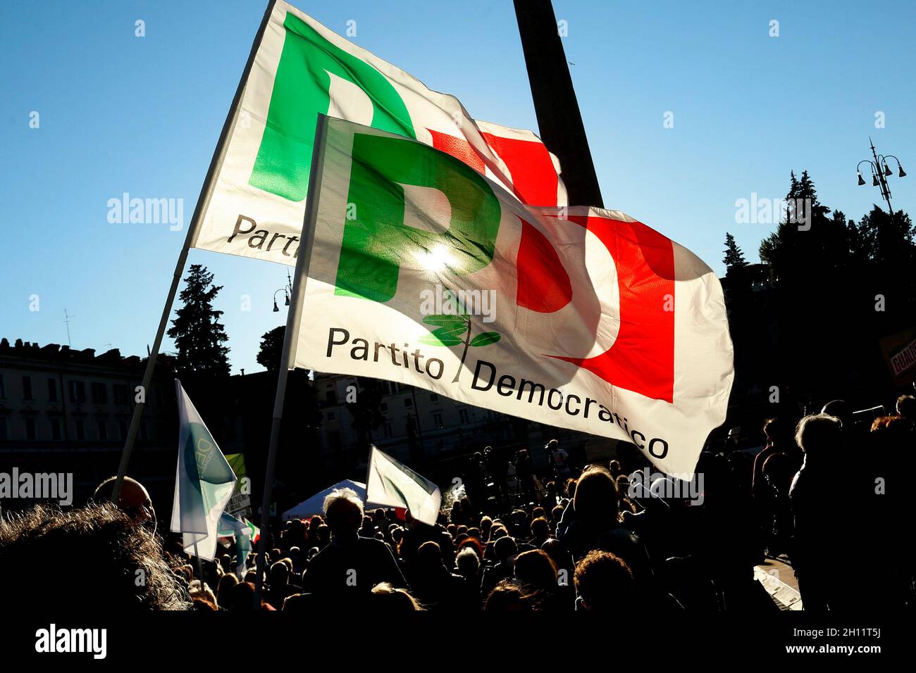 Rome, Italy. 15th Oct, 2021. Supporters of the candidate mayor of Rome ...