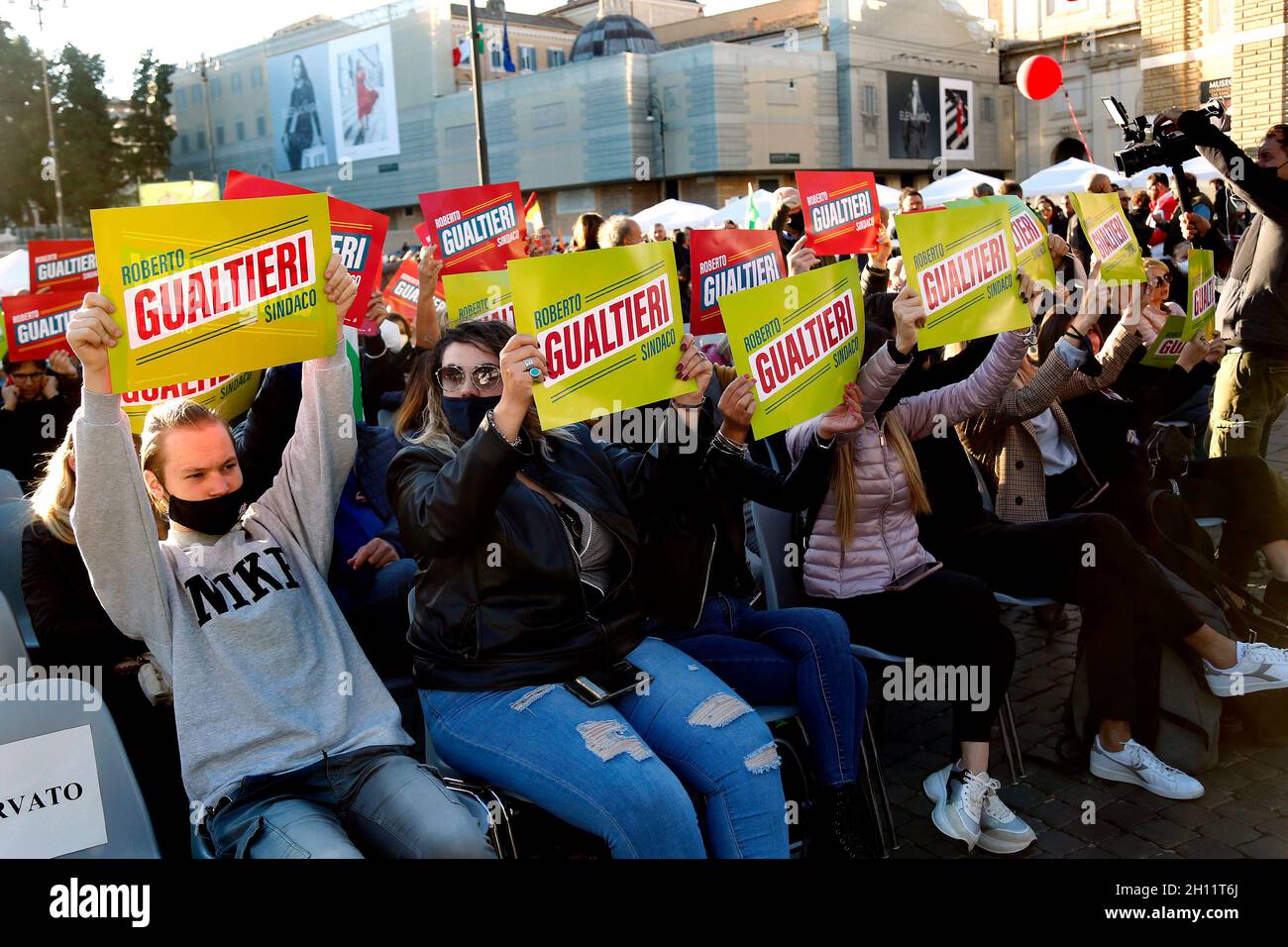 Rome, Italy. 15th Oct, 2021. Supporters of the candidate mayor of Rome ...