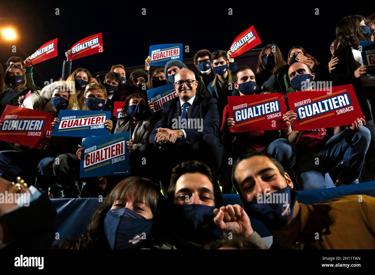 Left wing symbol hi-res stock photography and images - Alamy