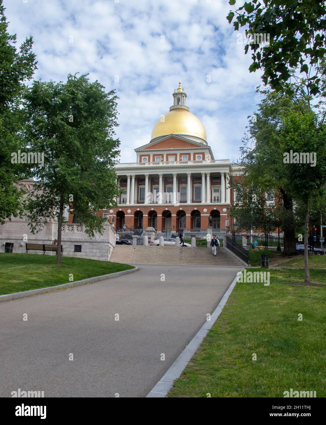 The Massachusetts State House viewed from Boston Common Stock Photo - Alamy