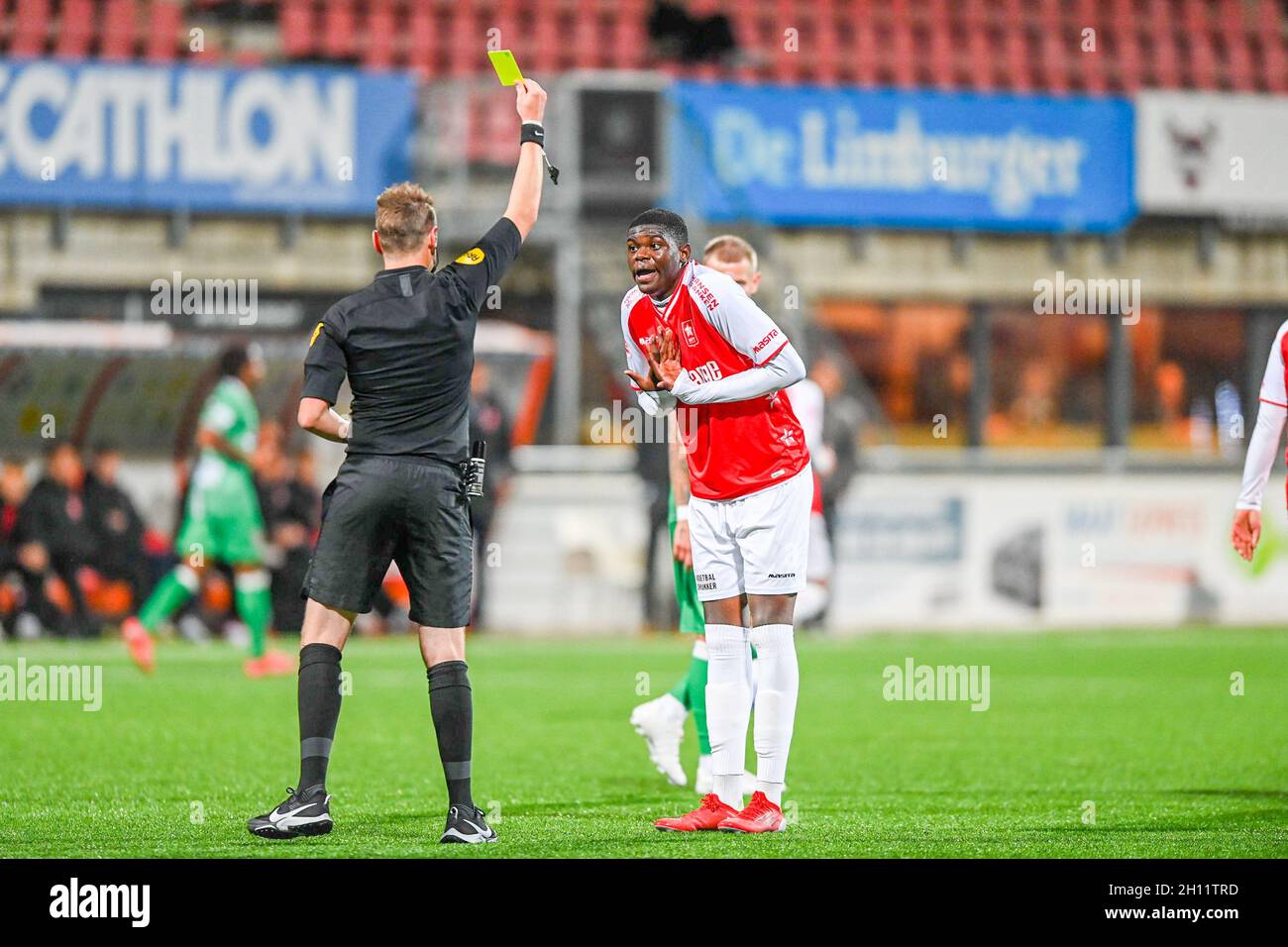 MAASTRICHT, 01-10-2021, De Geusselt Stadium, Dutch ...
