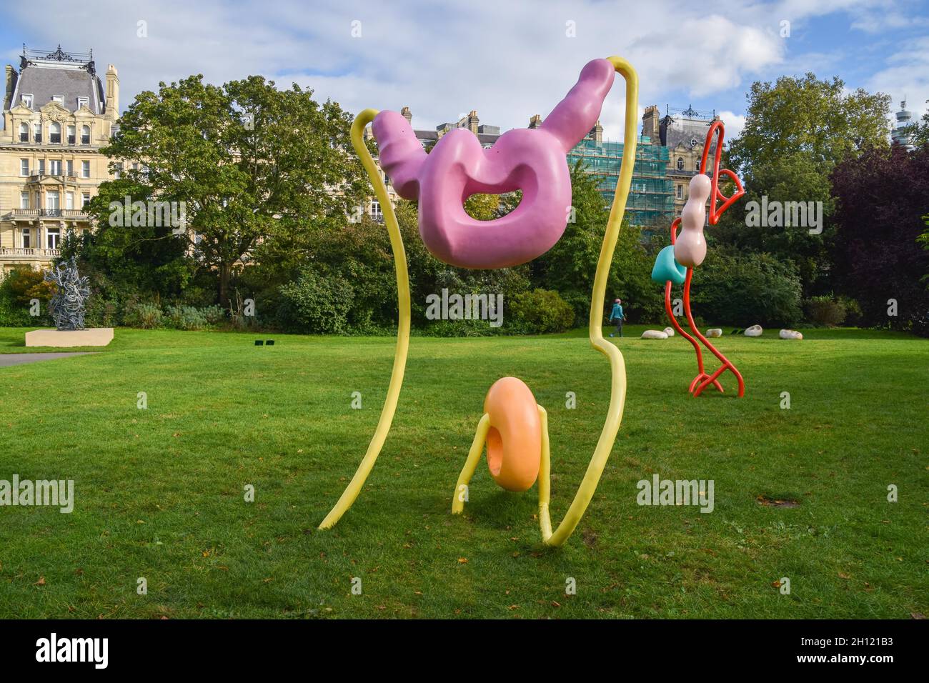 London, UK. 15th Oct, 2021. The sculpture 'Muamba Grove #1, #3 and #4 ...
