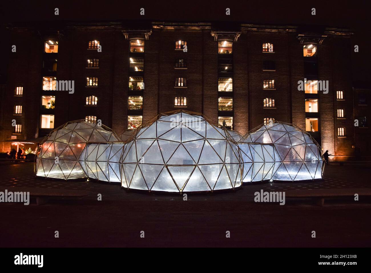 Artist michael pinsky hi-res stock photography and images - Alamy