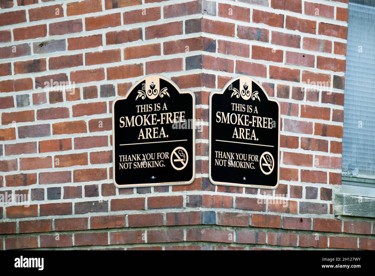 No smoking zone hi-res stock photography and images - Alamy