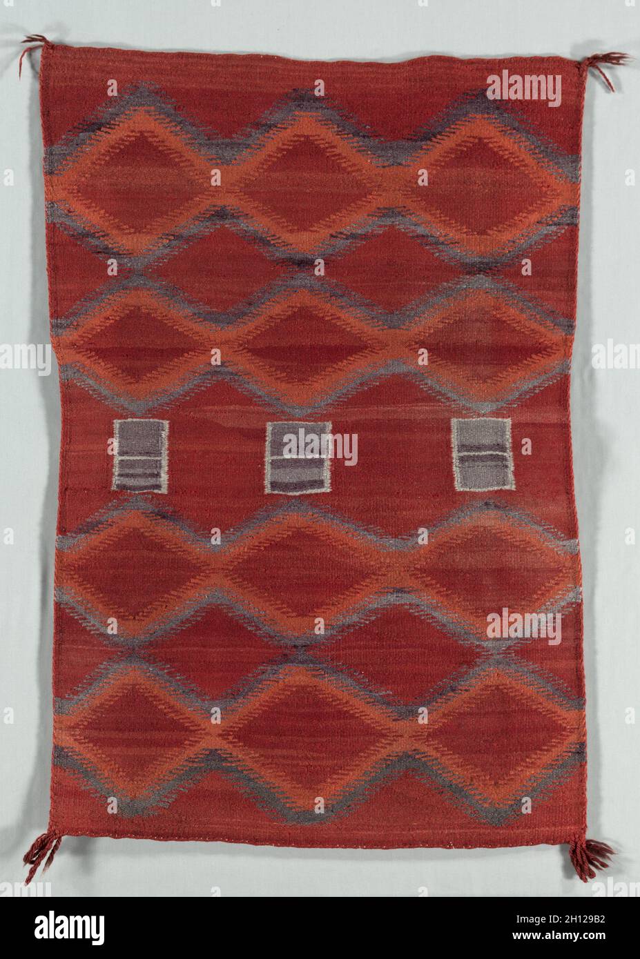 Early navajo weaving hi-res stock photography and images - Alamy