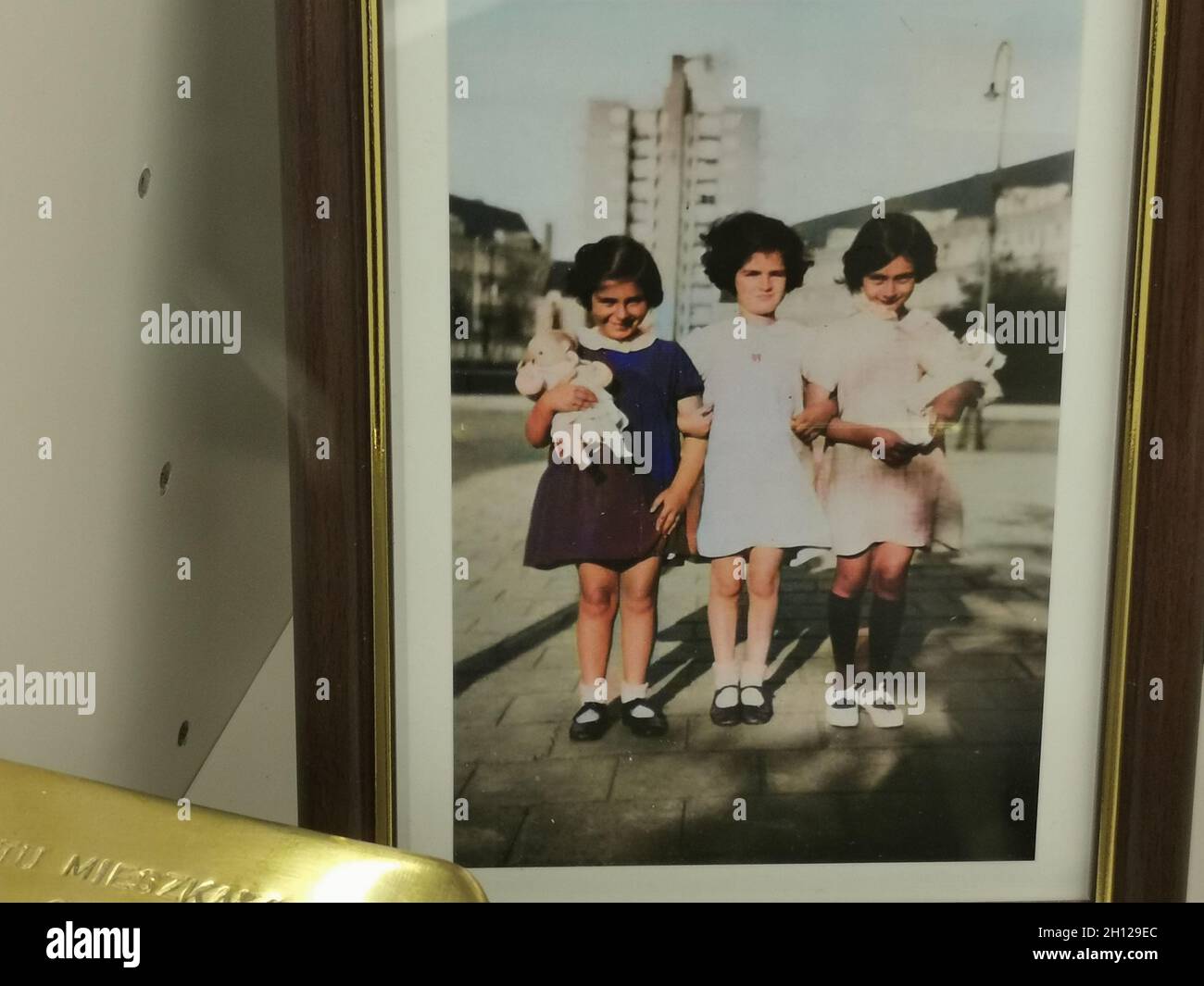 EVA GOLDBERG, SUSANNE LEDERMANN und ANNE FRANK auf einem Foto von 1936 ...