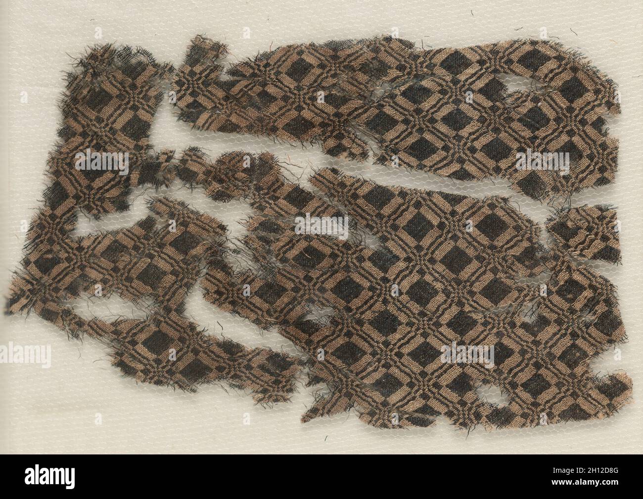 Silk Fragment, 1300s. Egypt, Mamluke period, 14th century. Tabby weave ...