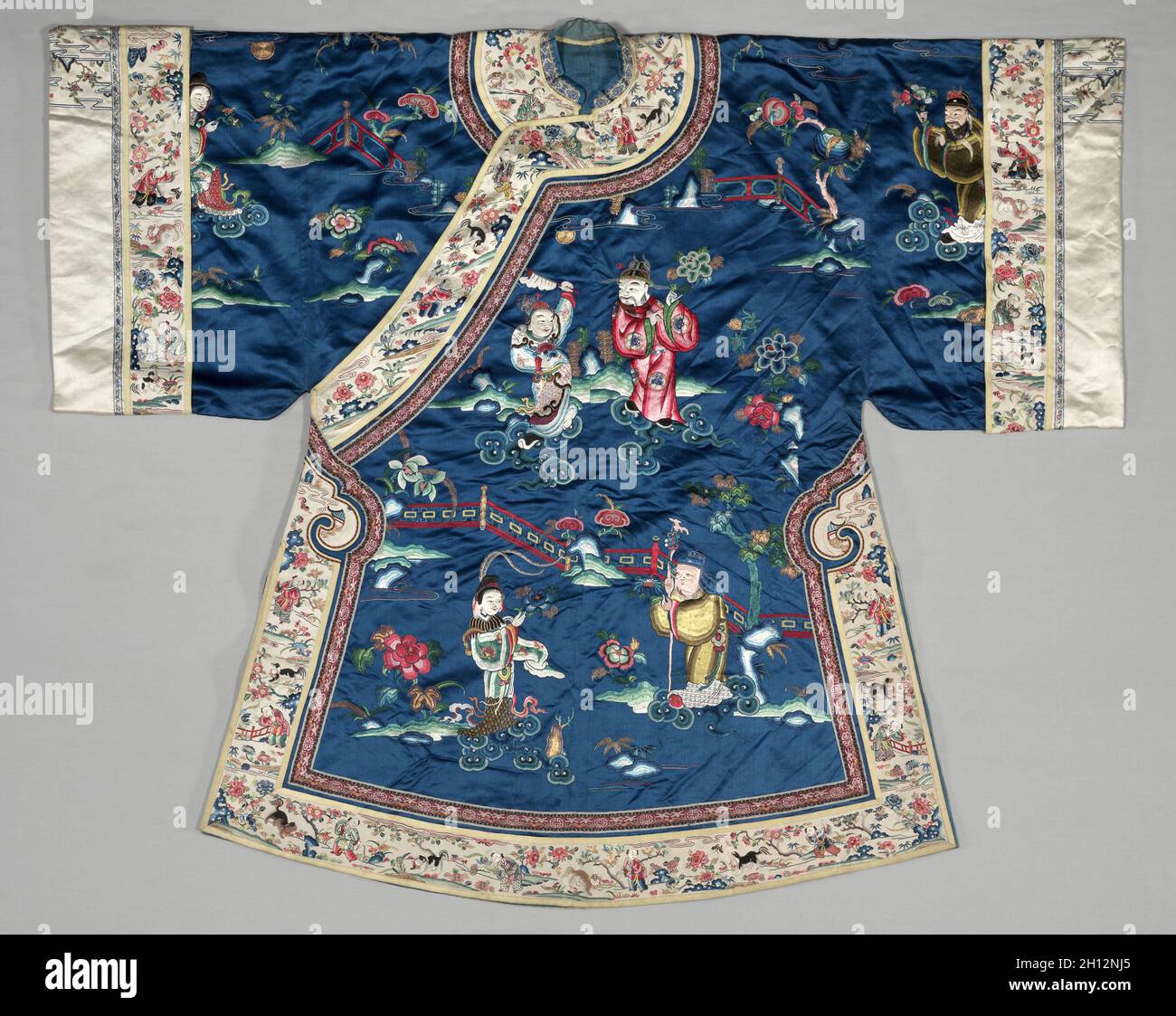 Han Woman's Coat, later 1800s. China, Qing dynasty (1644-1911). Silk ...