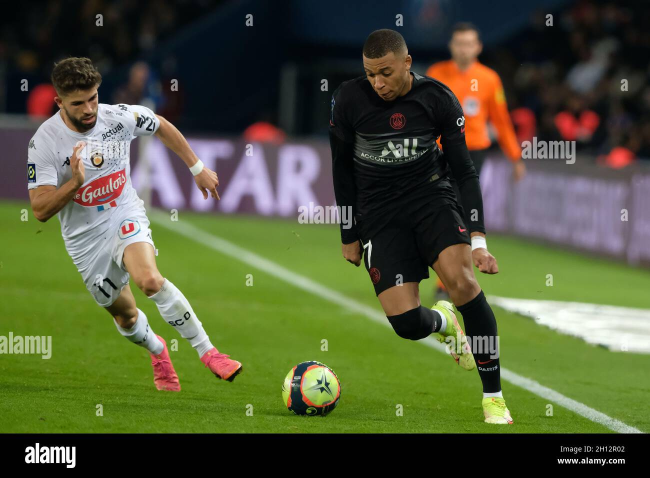 Paris, France. 16th Oct, 2021. PSG Forward KYLIAN MBAPPE in action ...