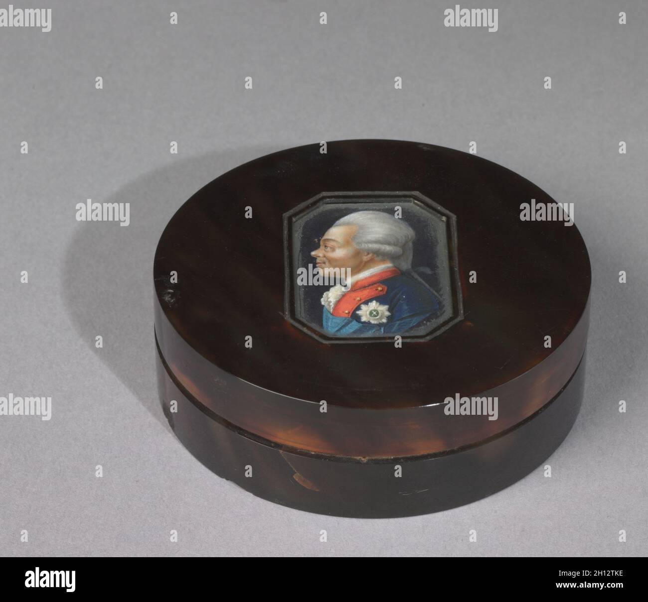 Snuff Box, c. 1800. Continental, early 19th century. Tortoiseshell box ...