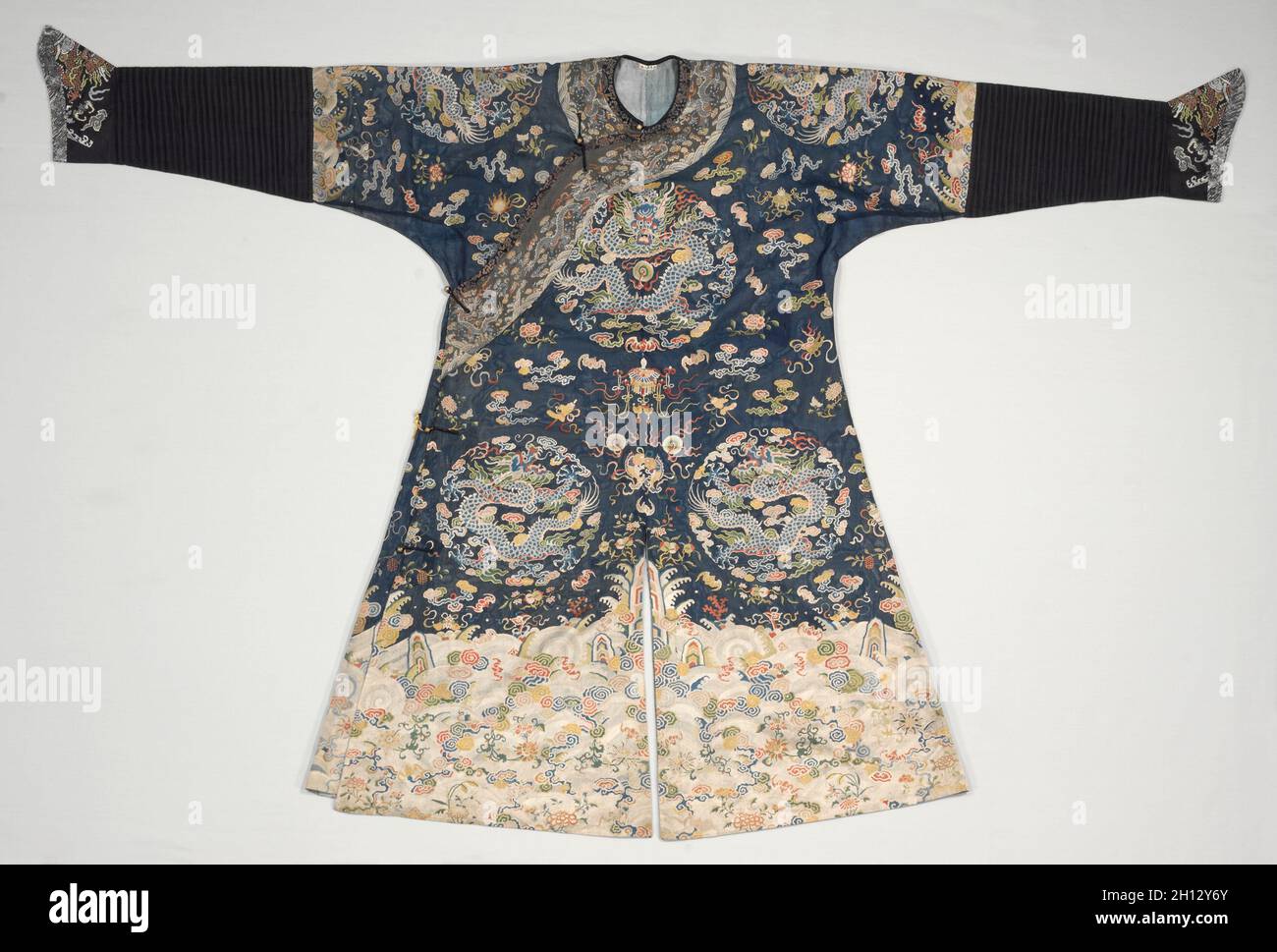 Mandarin Robe, late 1700s-early 1800s. China, Qing dynasty (1644-1911 ...