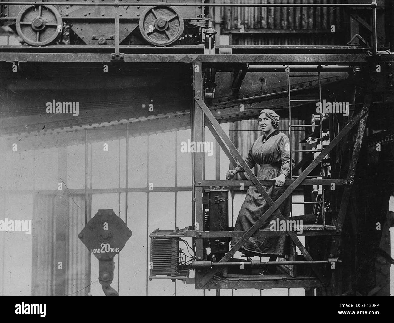 Industrial production during ww1 hi-res stock photography and images ...