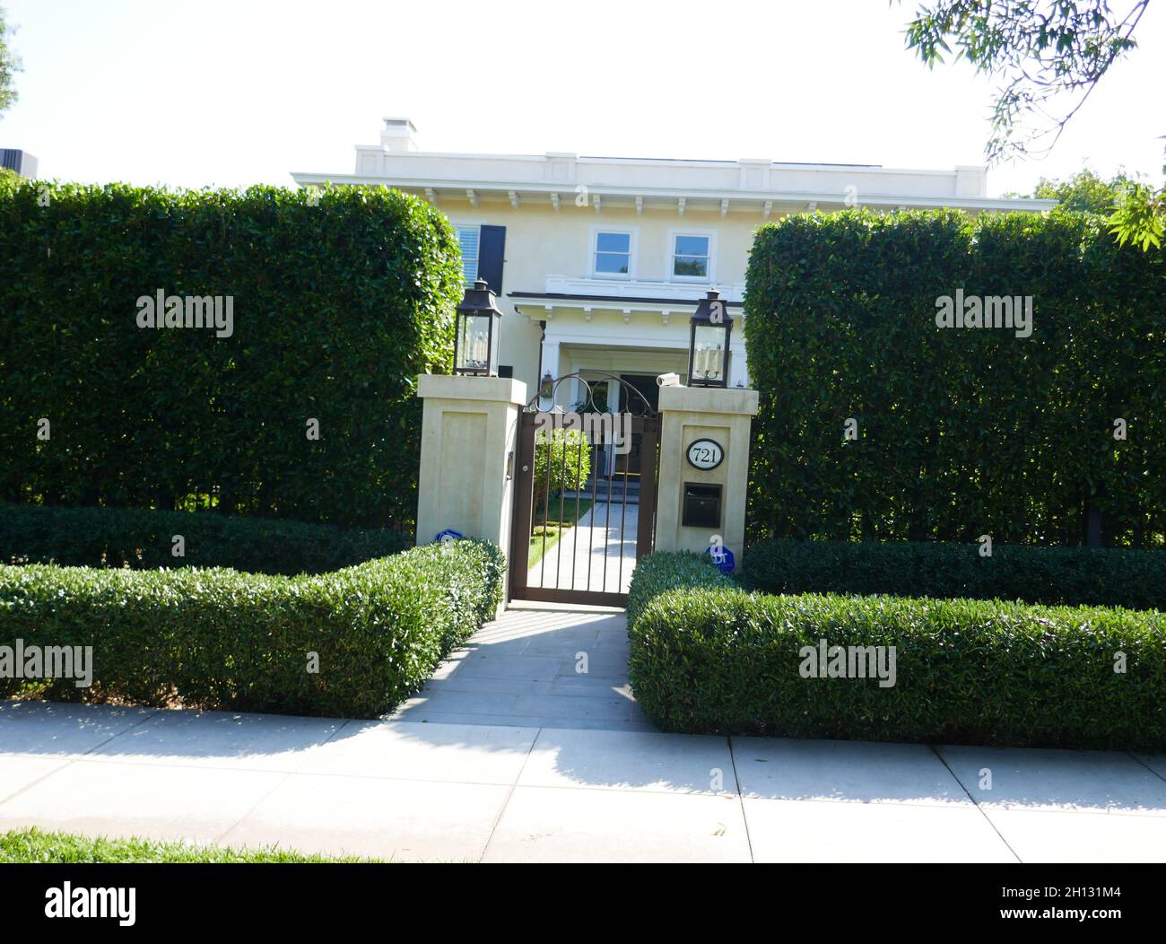 Flavia flavin hi-res stock photography and images - Alamy