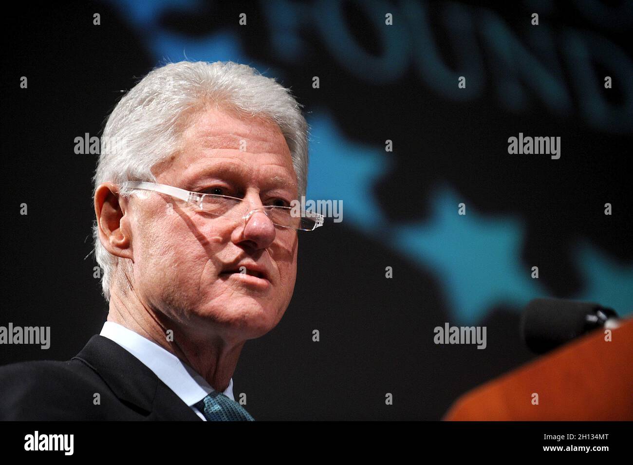 President bill clinton foundation hi-res stock photography and images ...