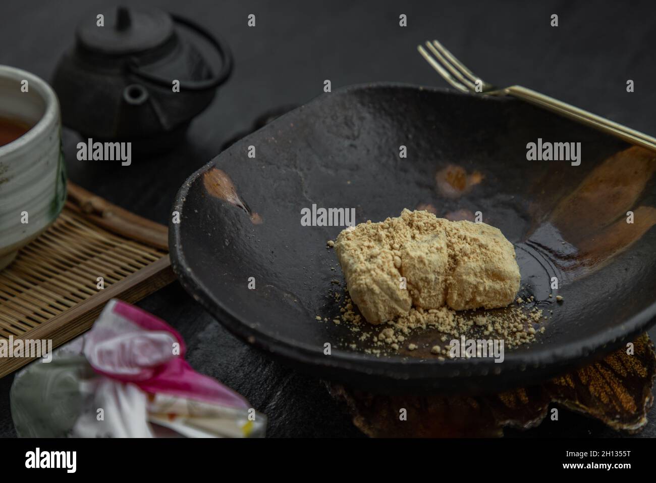 Japanese tradiitonal snack : Warabi mochi assortment with Tea traditional japanese, Japanese ...