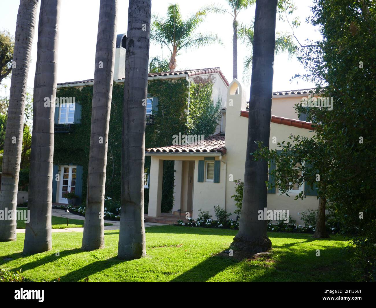 James selby hi-res stock photography and images - Alamy