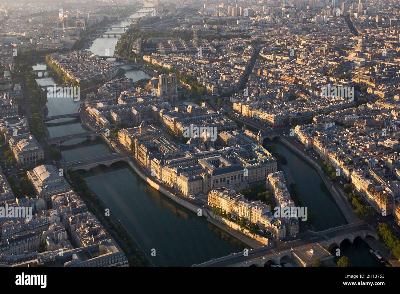 FRANCE. PARIS (75) AERIAL VIEW OF SEINE RIVER AND ILE DE LA CITE ISLAND ...