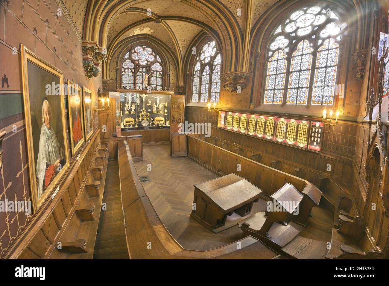 Notre dame de paris cathedral treasure hi-res stock photography and ...